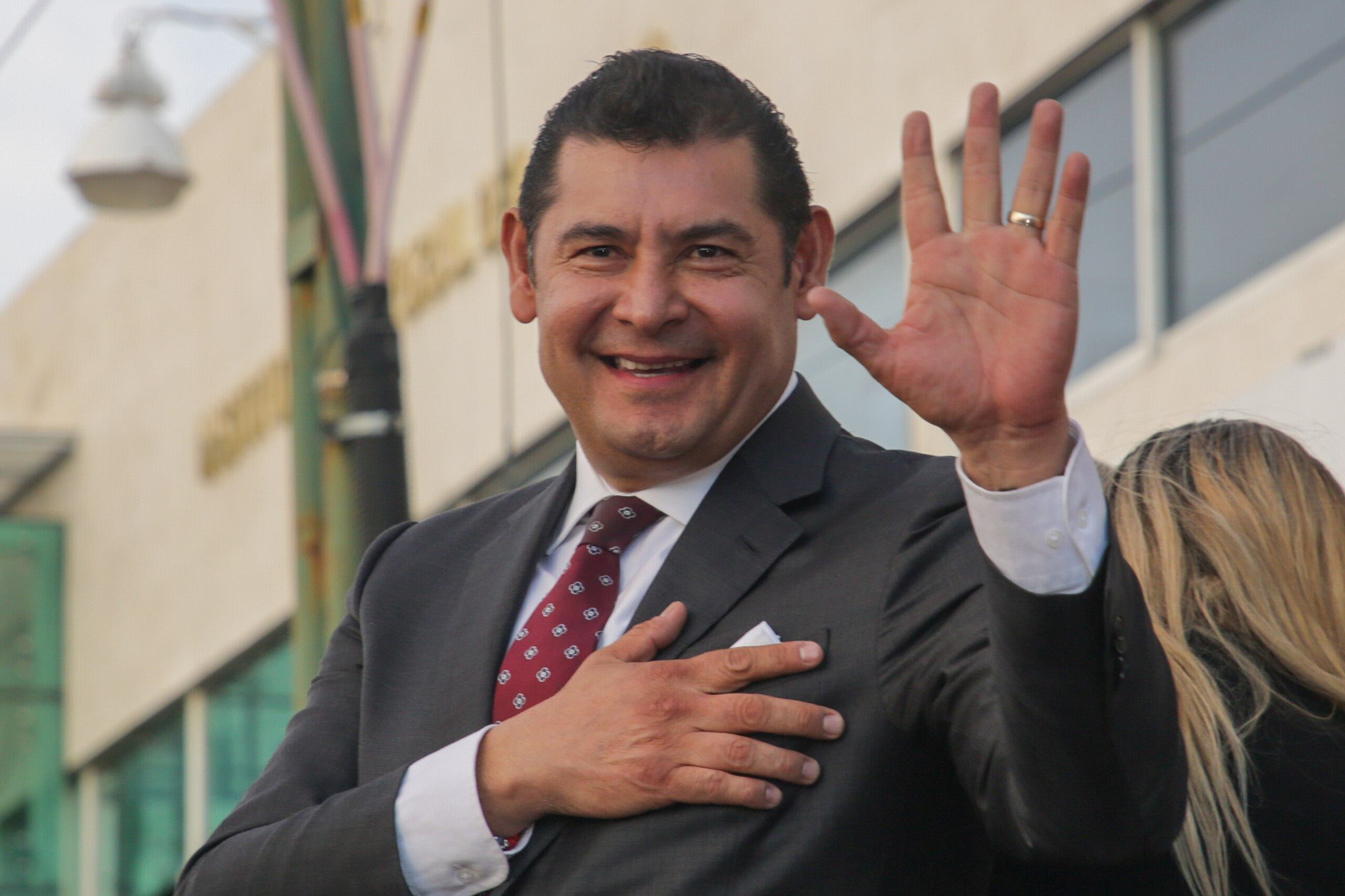Él es Alejandro Armenta, candidato de la 4T a la gubernatura de Puebla ...