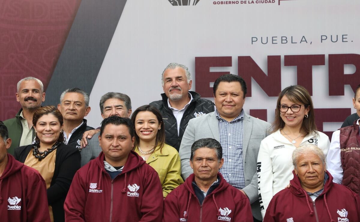 Entrega Gobierno de la Ciudad uniformes a integrantes del Sindicato del ...